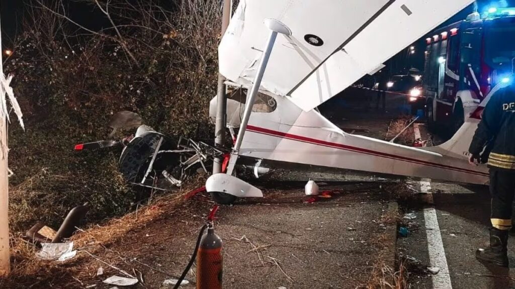 Engaged couple miraculously survive simultaneous plane crashes - What's ...