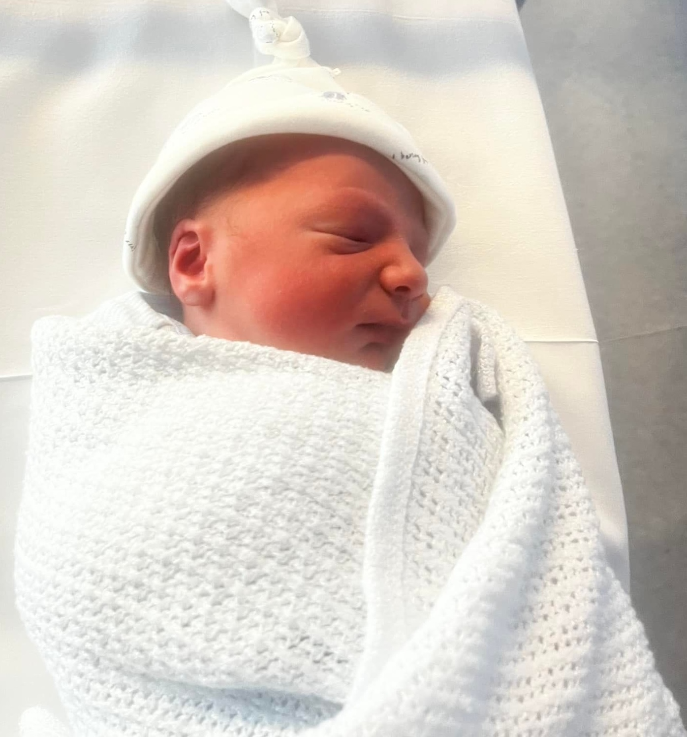 Mum gives birth in TESCO TOILETS just seconds after walking into ...