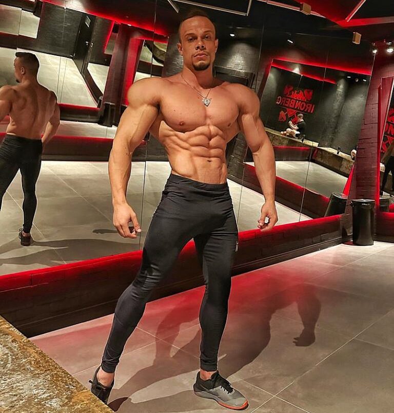 Man, 26, spends four YEARS getting hench to ditch boring sales job and ...