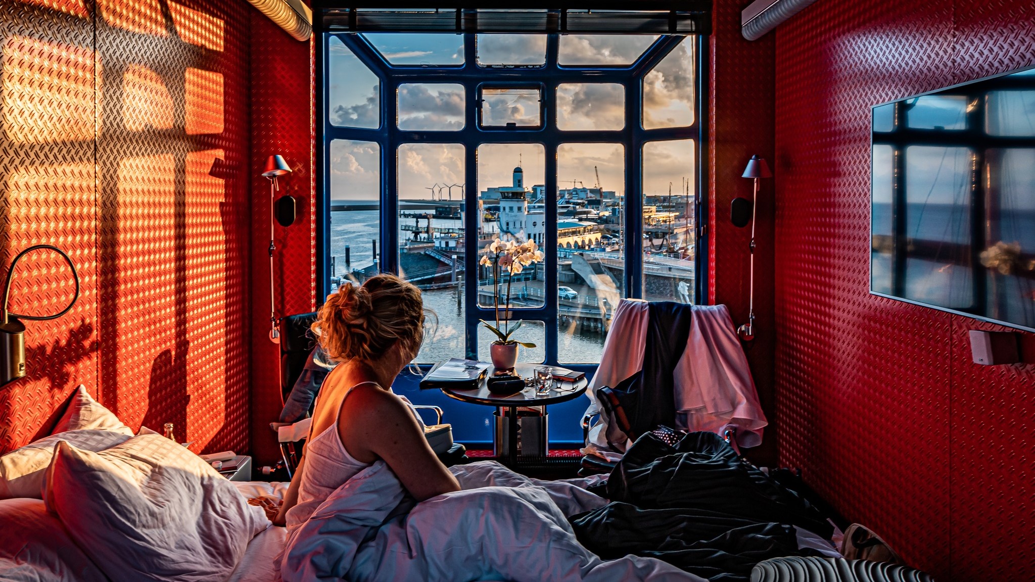Spend the night in a CRANE for £300 a night – complete with prosecco ...