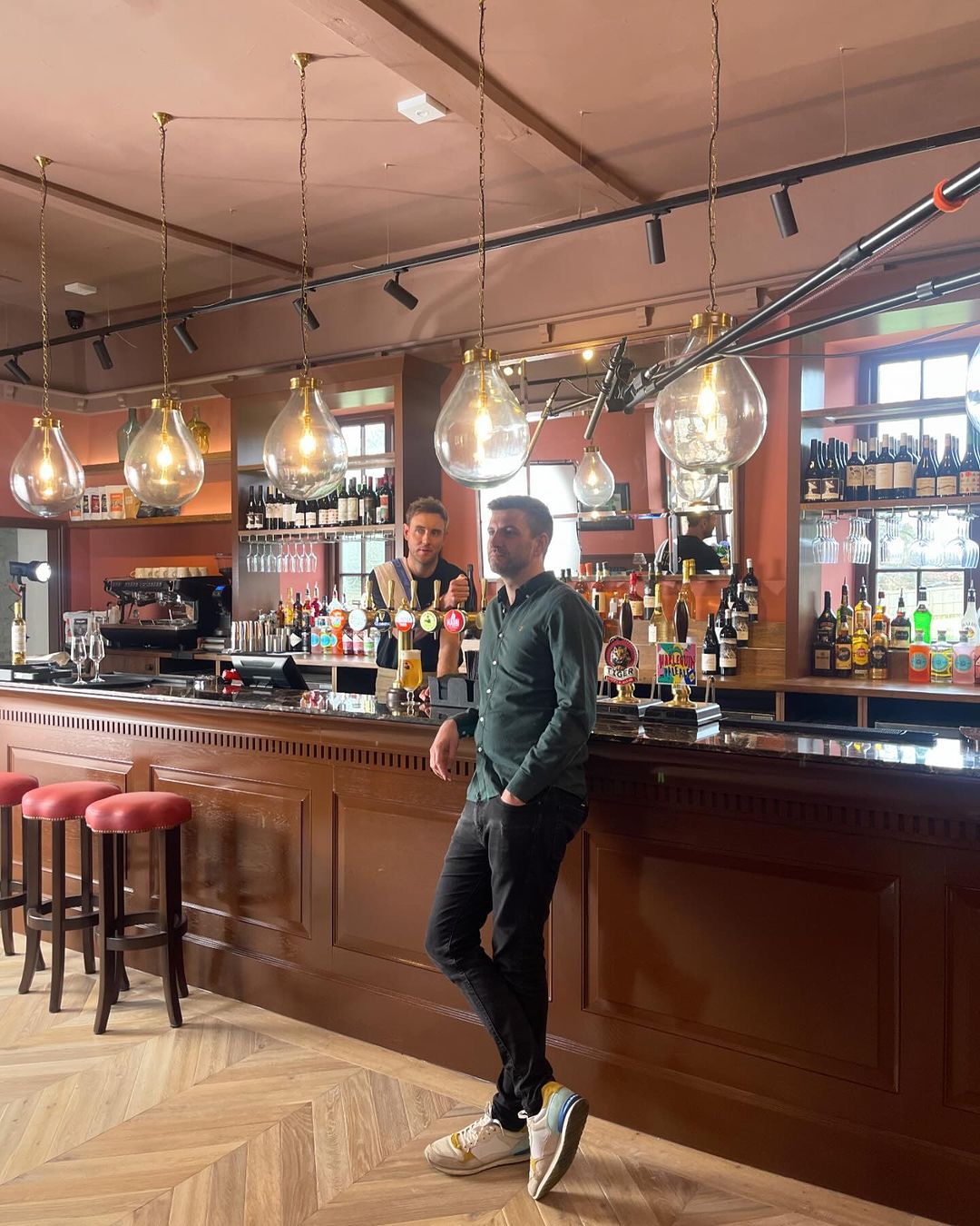 Stuart Broad opens SECOND pub and even helps out behind bar and mopping ...