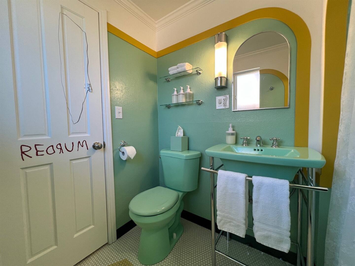 Inside horror movie-inspired Airbnb where people are dying to spend ...