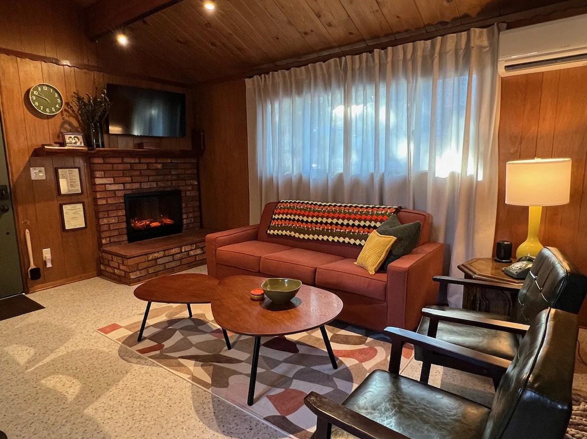 Inside horror movie-inspired Airbnb where people are dying to spend ...