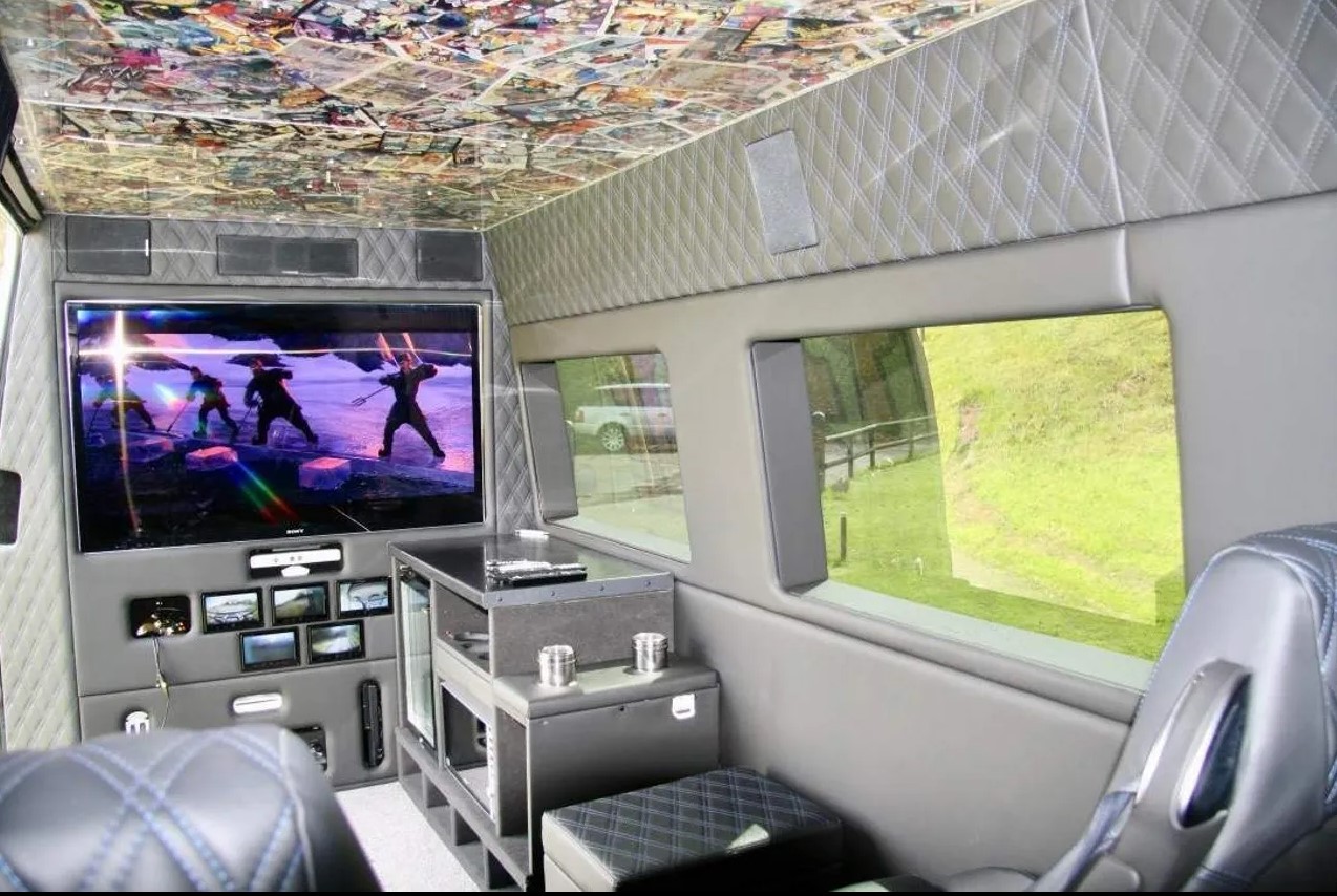 Scooby Doo ‘Mystery Machine’ van could be yours for just £1,300 - What ...