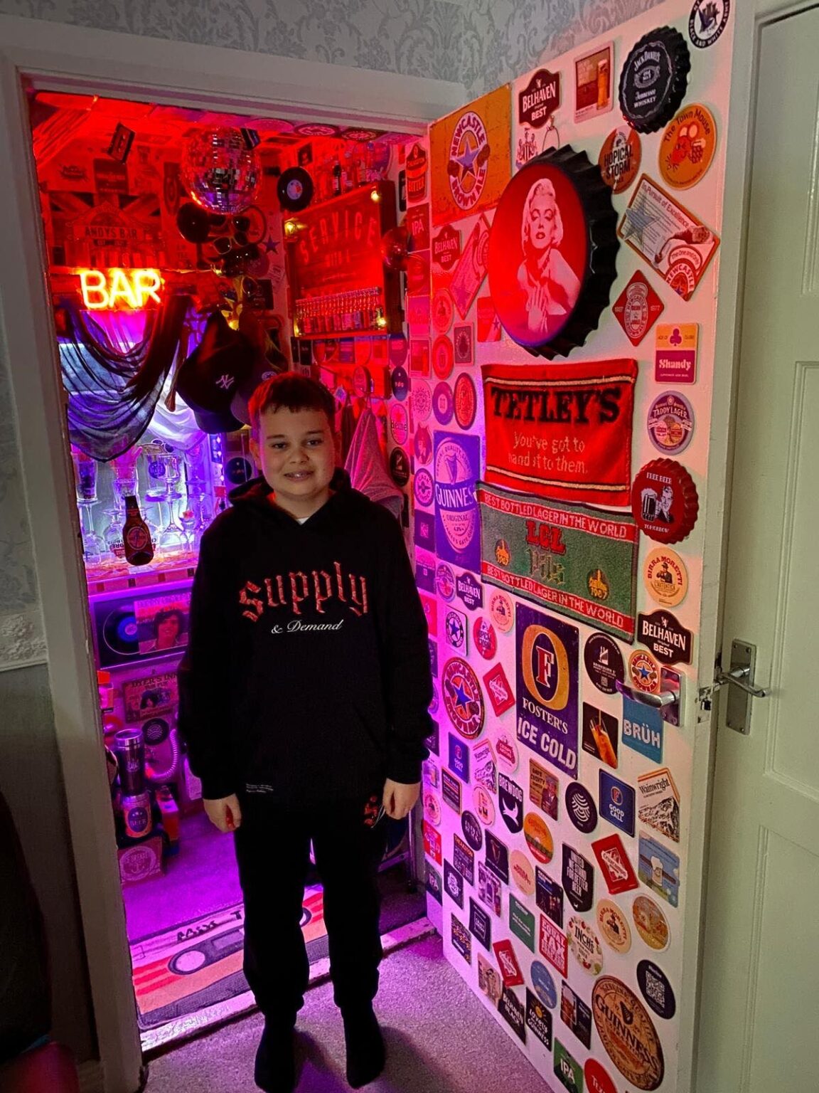 Dad creates Britain’s smallest bar… in cupboard under stairs - What's ...