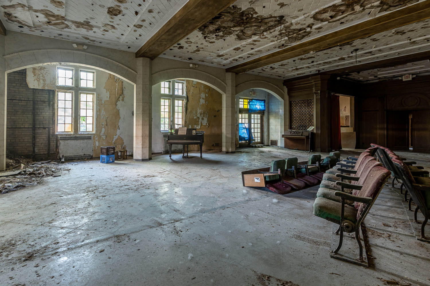 Explorer finds ‘haunted’ funeral home where Houdini’s body was embalmed ...