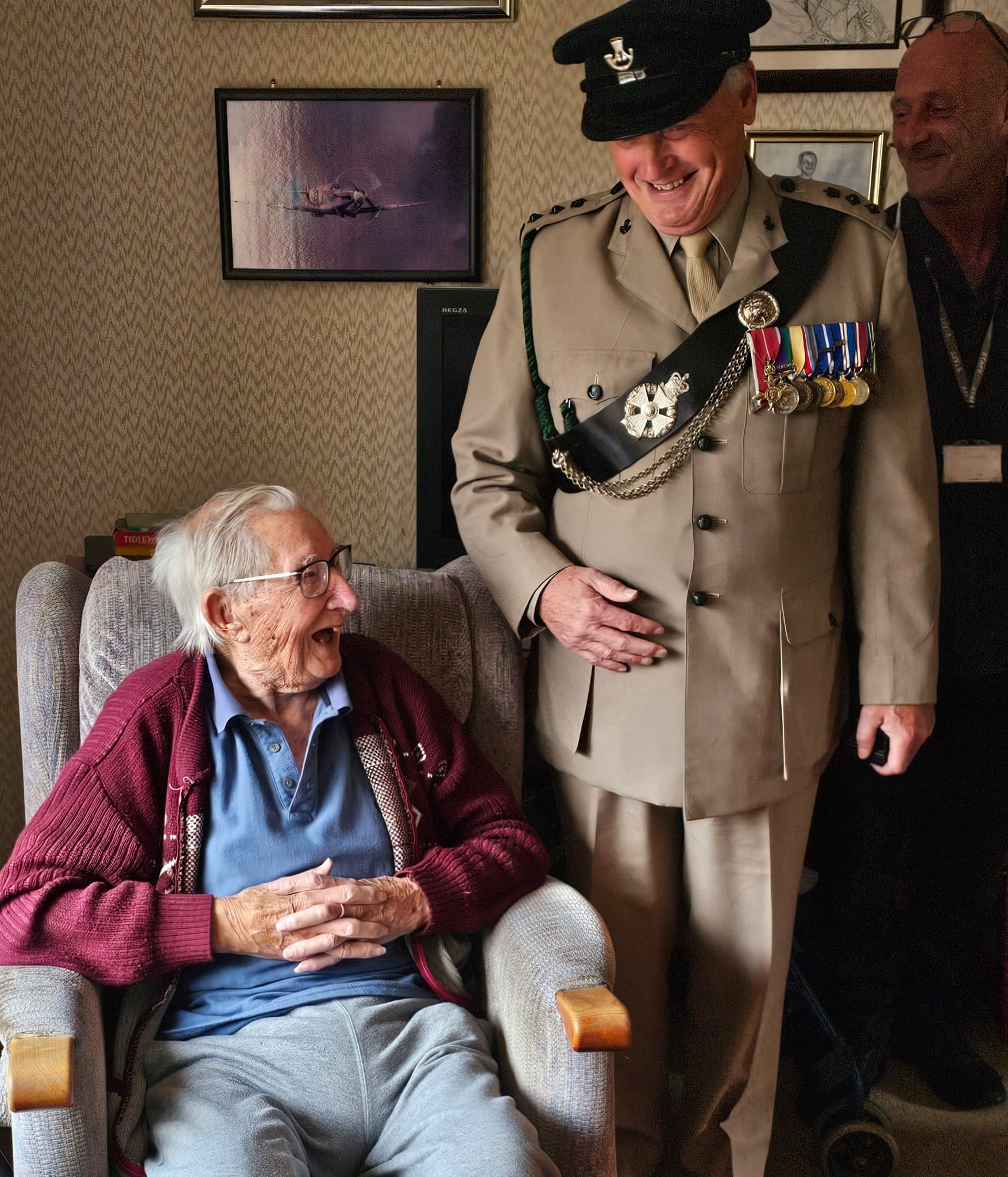War hero finally receives medal on 99th birthday - What's The Jam