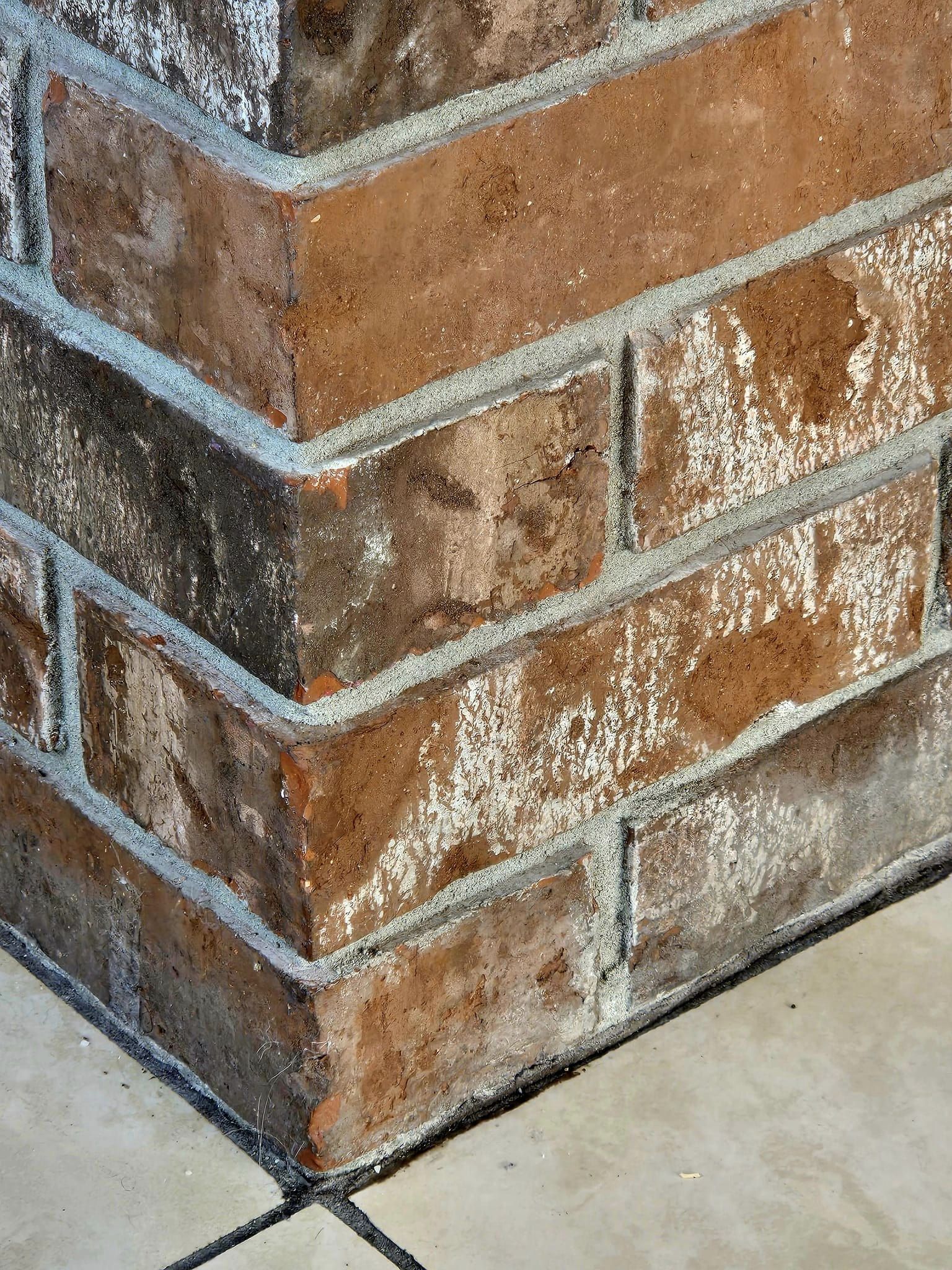 Baffled woman spots face of Jesus Christ in wall near church - What's ...