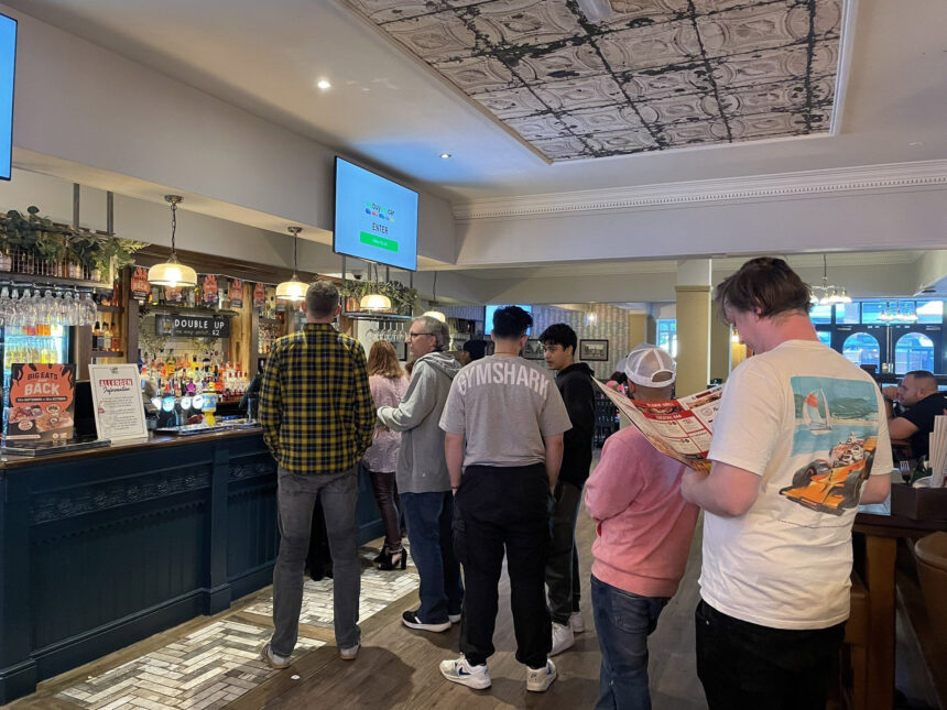 Booze-loving Brits left disgusted by new ‘epidemic’ where punters form ...