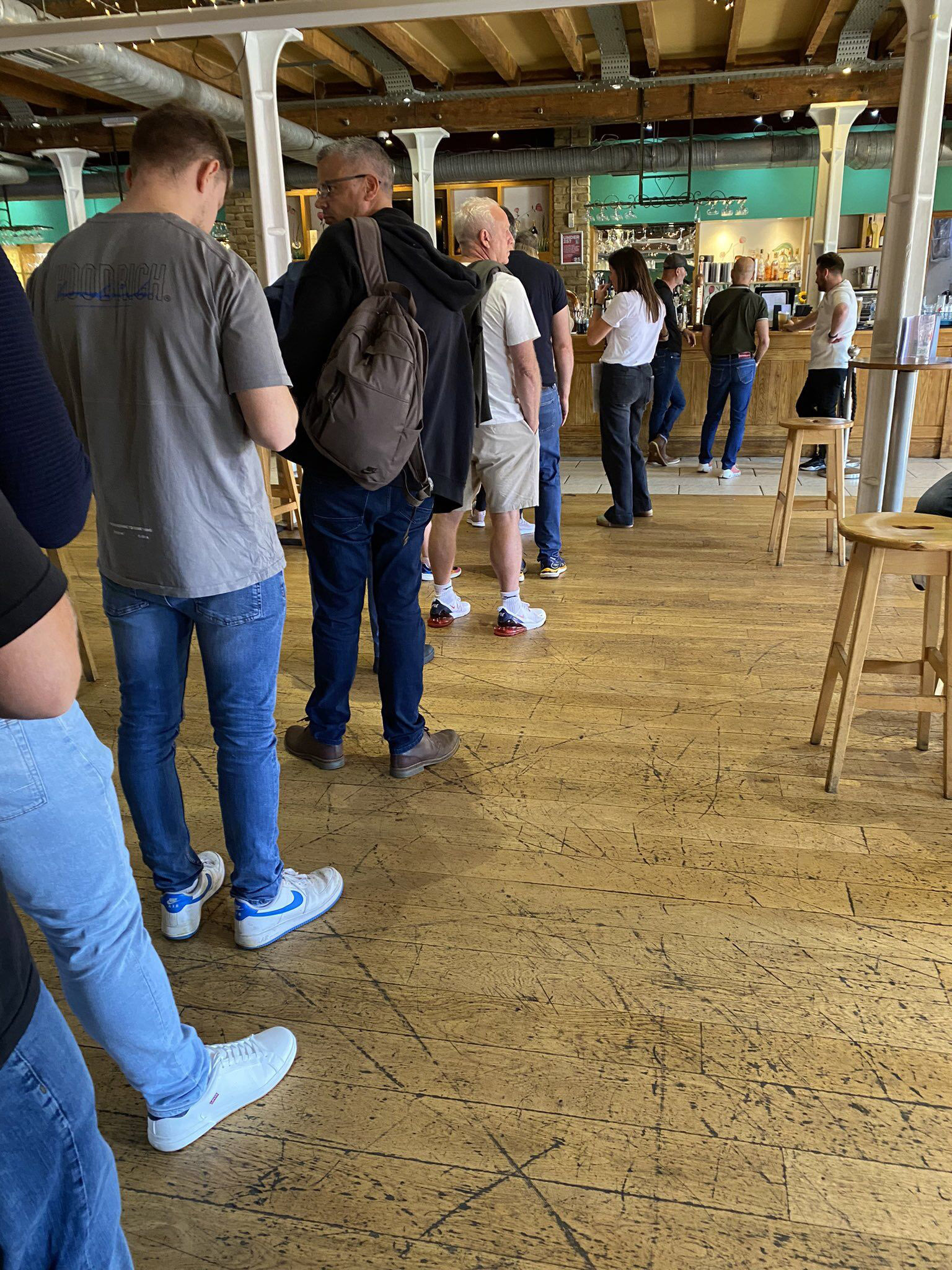 Booze-loving Brits left disgusted by new ‘epidemic’ where punters form ...