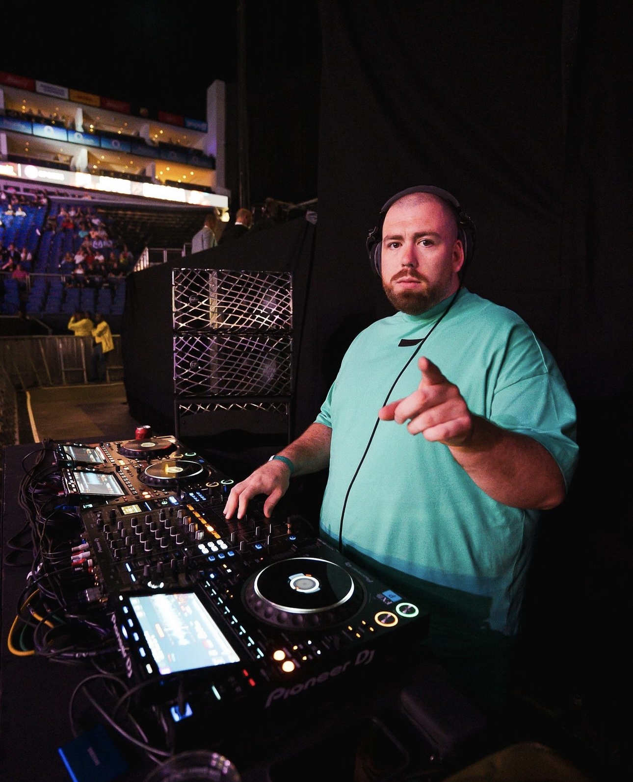 Brit DJ confronts thief after his bag is nicked at Ibiza airport - What ...