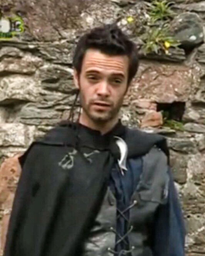 Ex-host of iconic CBBC game show Raven leaves fans buzzing after ...