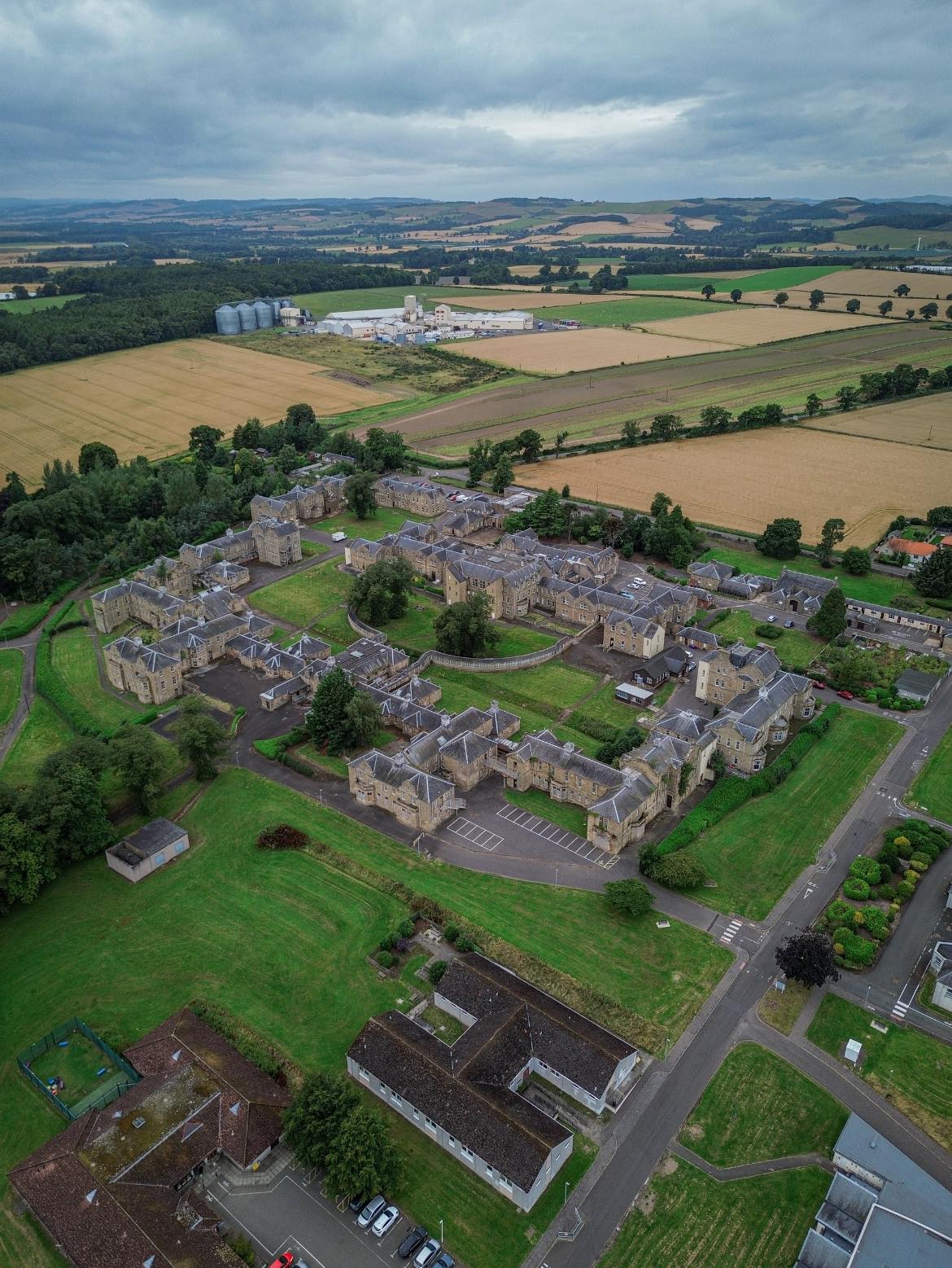 Urban explorer discovers ‘eerie’ abandoned Scottish asylum with ...