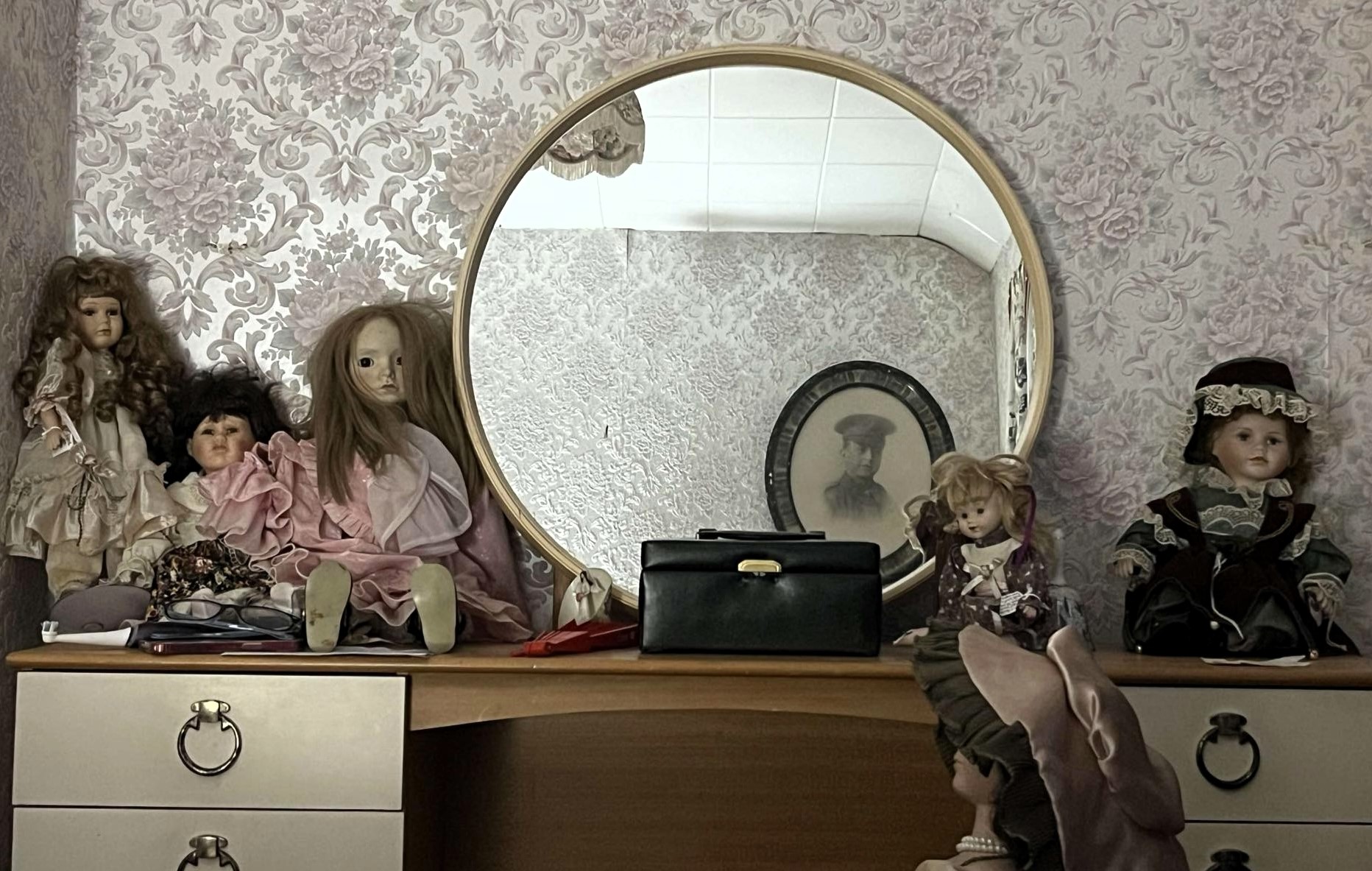 Mum ‘stroked by violent poltergeist’ while spending night in Britain’s ...