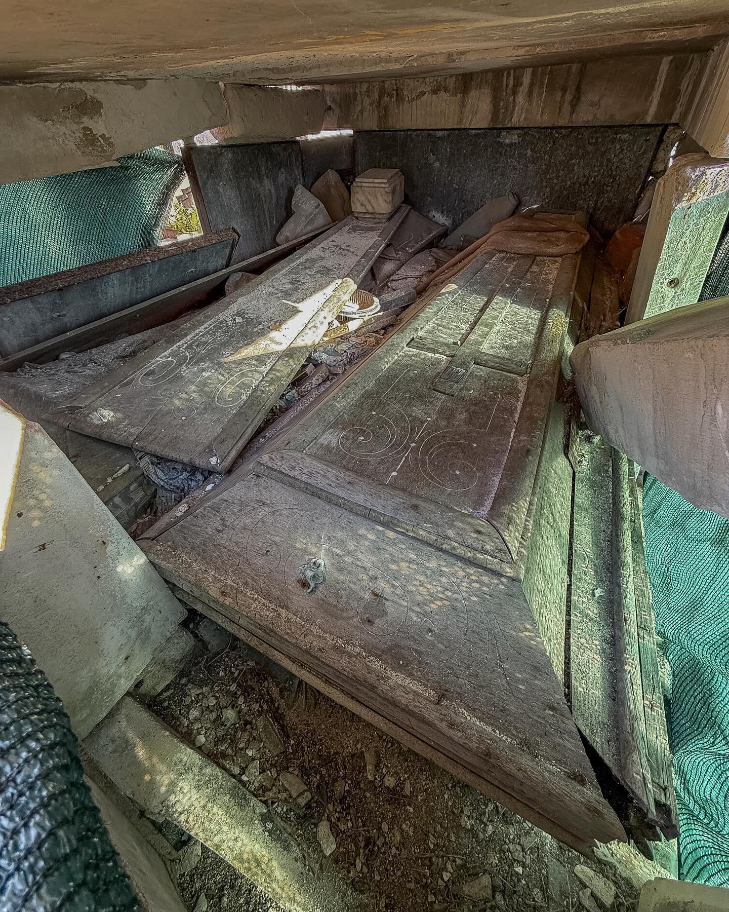 British explorer discovers ‘dilapidated’ crypt with coffins and ...