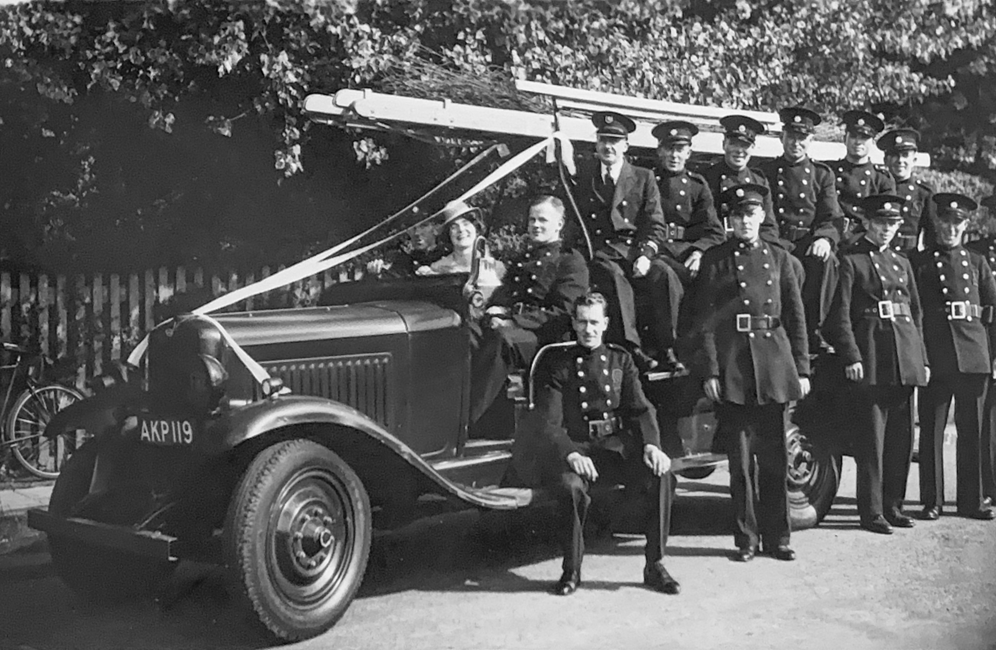 Family of World War Two firefighter reunited with long-lost photos of ...