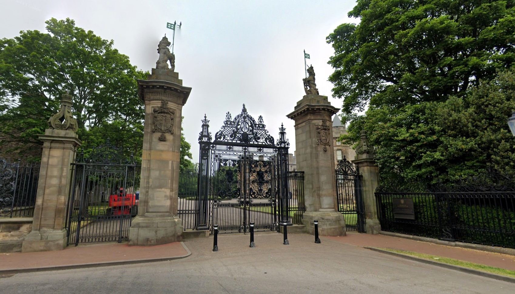 Housekeeper job for Royal Family paying LESS than same role at three ...