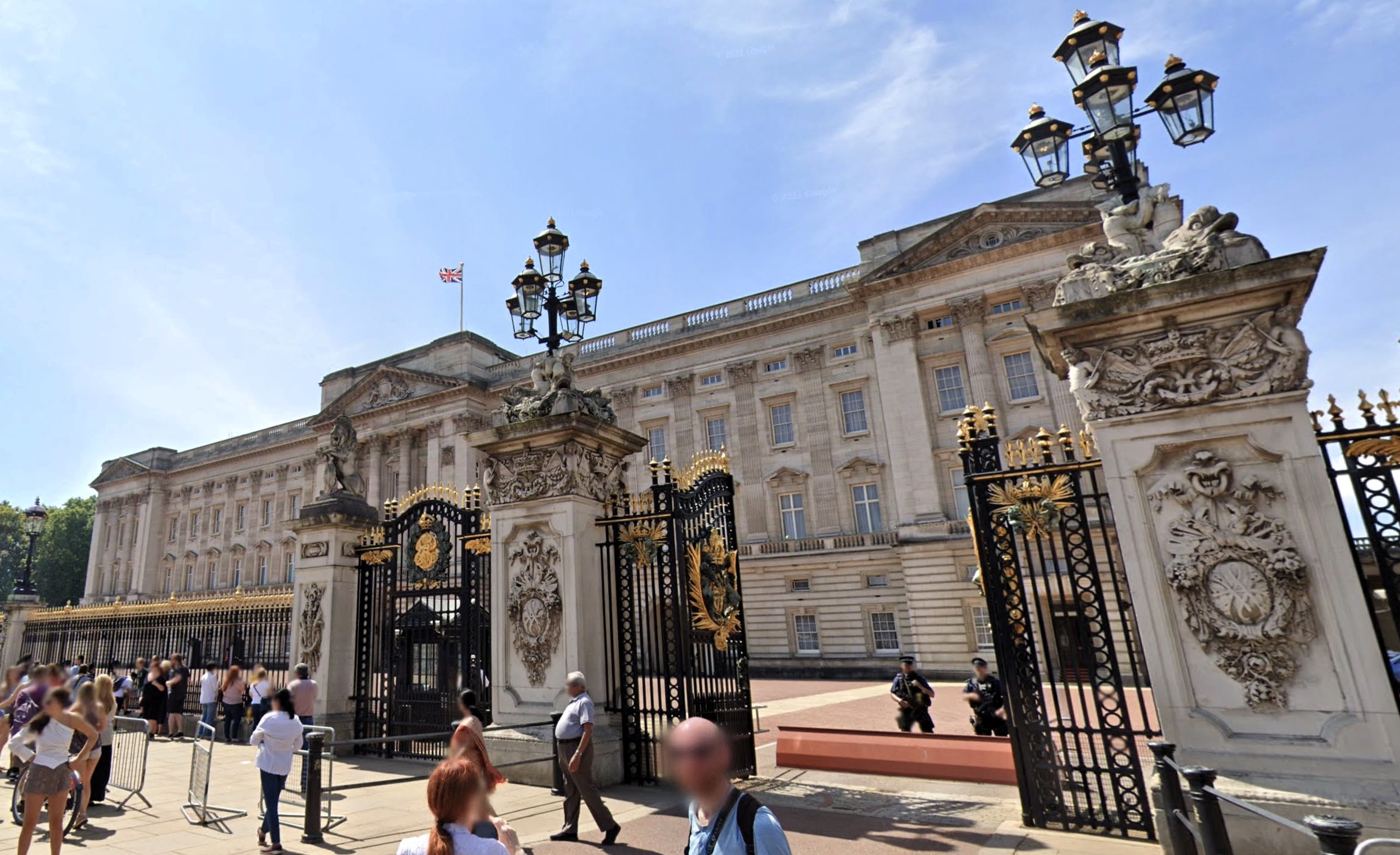 King Charles wants an assistant…to his assistants at Buckingham Palace ...