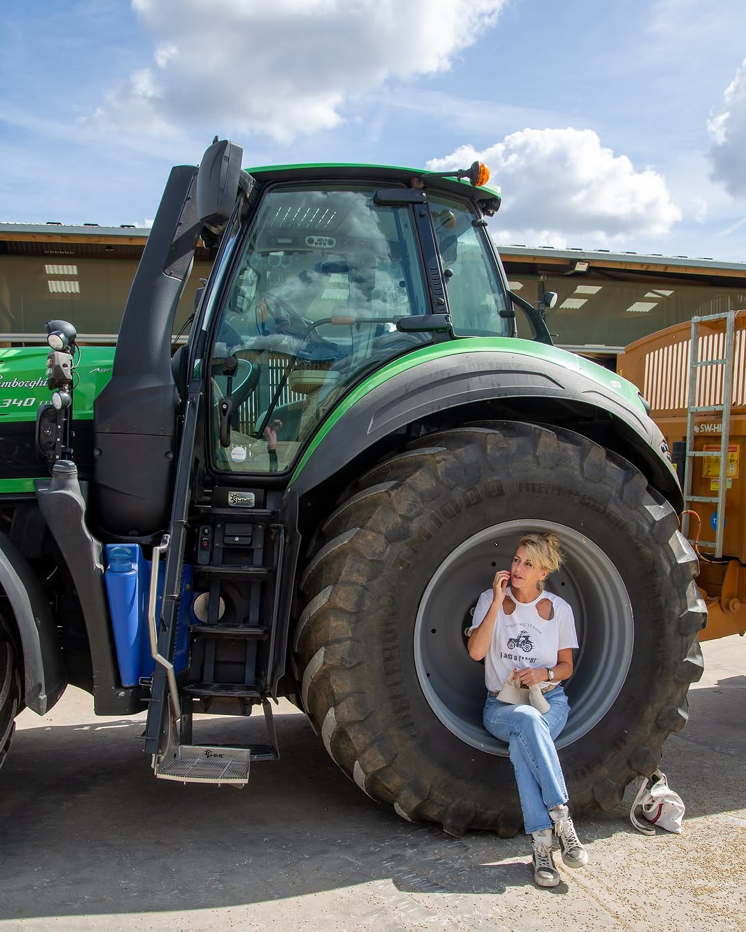 Jeremy Clarkson left with £4,000 bill after tractor gets flat tyre ...