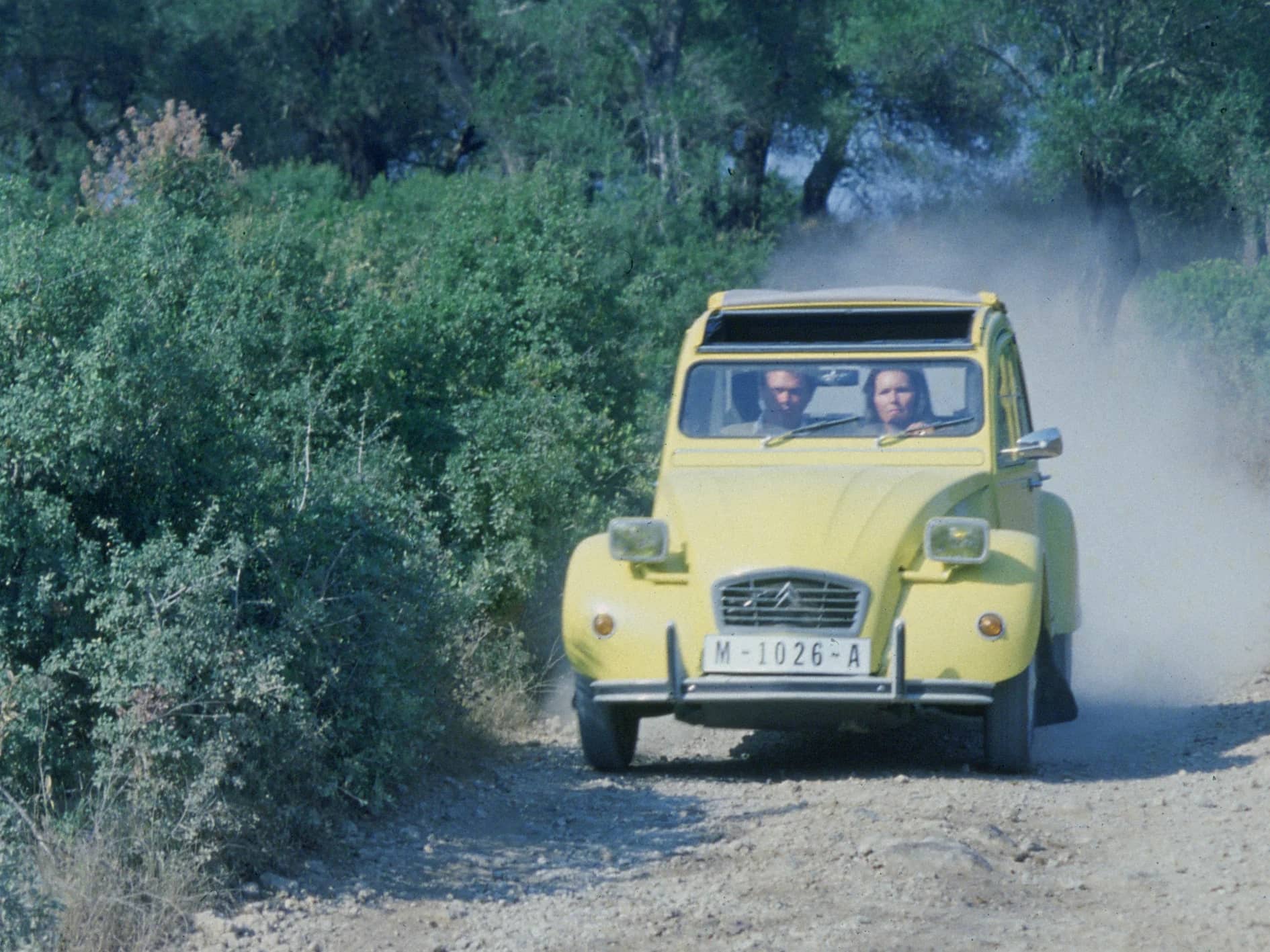 Vintage Citroën driven by Roger Moore in iconic James Bond car chase ...