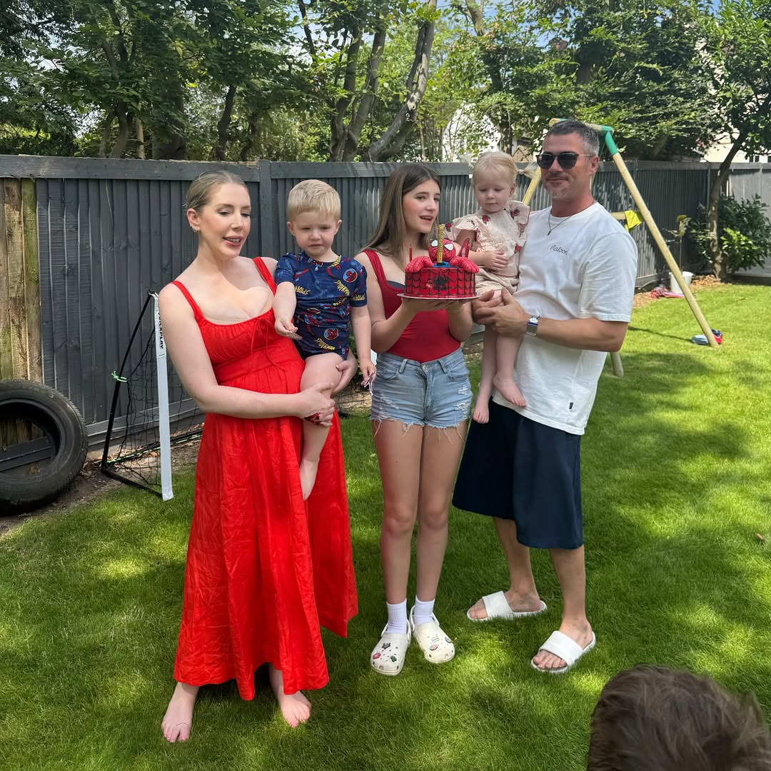 Katherine Ryan’s kids give hilarious potty-mouth reaction to swarming ...